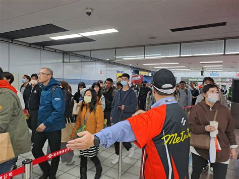 臺北市政府大巨蛋公開資訊專頁 新聞稿 亞洲棒球錦標賽、新北歡樂耶誕城演唱會週末登場 板南線縮短班距因應 看棒球謹記「散場分線搭捷運、南北轉乘紅