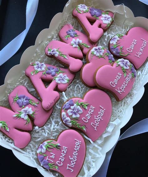 Пряники ручной работы ️ On Instagram “Пряничный набор ко дню матери 💖💜