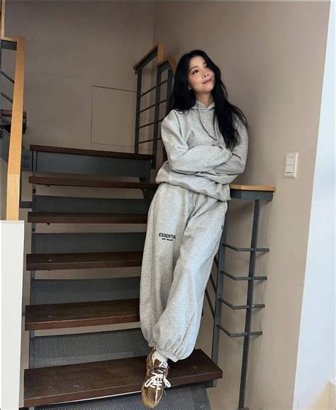 오윤아 아무리 169cm라지만츄리닝 입고 이기적인 모델 핏 후디 조거팬츠 셋업룩