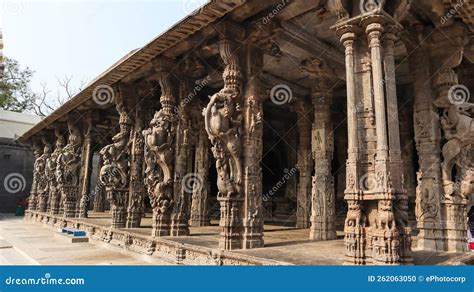 War Scene Sculptured Pillars Of Vellore Fort Temple Vellore Tamilnadu