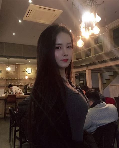 지인월드 ️ On Instagram “디엠 엄청 오지만 되도록 다 확인하고있고 그중에 내눈에도 멋있어 보이는사람이 있어요
