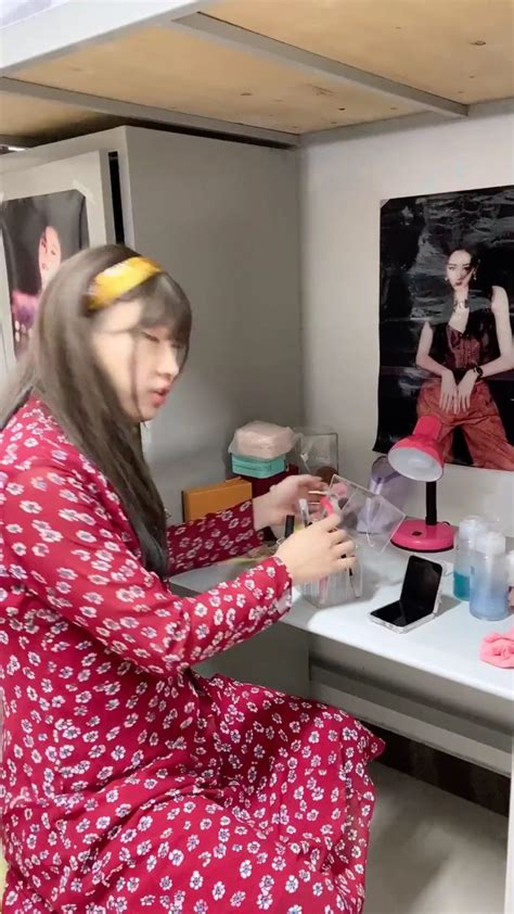 大学宿舍，女生半夜回来什么状态！高清1080p在线观看平台腾讯视频