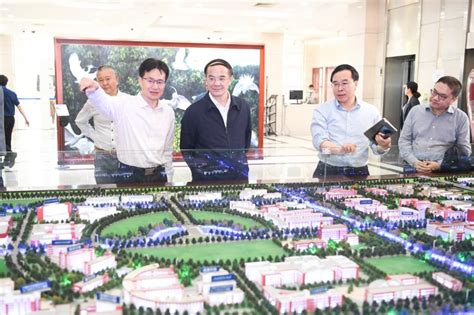 上海交大校长林忠钦会见地产集团董事长冯经明一行交大要闻上海交通大学新闻学术网