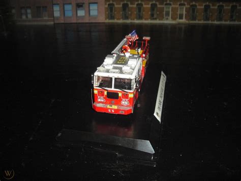 Code 3 Fdny Kitbash Engine 55 Cinquantacinque With Showcase