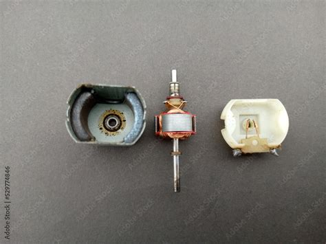 Parts Of Dc Motor Armature Brushes Permanent Magnets And Commutator