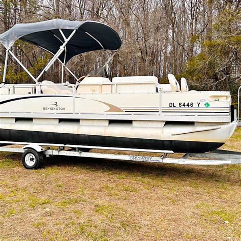2004 Nice Bennington Pontoon Boat 60hp Mercury Four Stroke Bigfoot