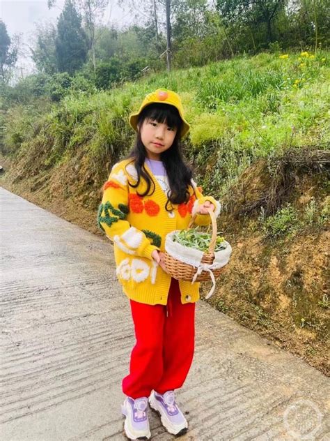 9岁重庆小女孩登上纽约时代广场大屏 上游新闻·汇聚向上的力量