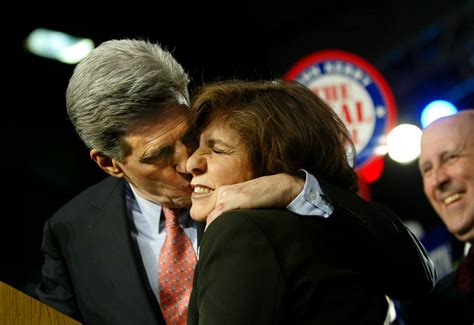 Awkward Political Kiss Photos