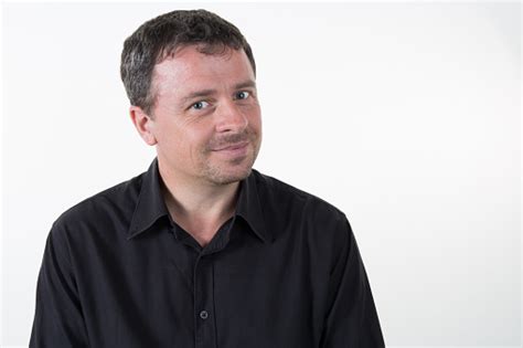 하나의 코카서스인 남자 성숙한 잘생긴 남자 인물 사진 스튜디오 D 갈색 머리에 대한 스톡 사진 및 기타 이미지 갈색 머리 남자 먼 곳을 바라봄 Istock