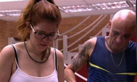 Bomba No Bbb 18 Pai E Filha Ayrton E Ana Clara Ficam De Intimidade Dentro Da Casa E Além De