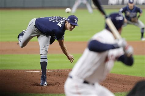 Curious Kids: How does a curveball curve?