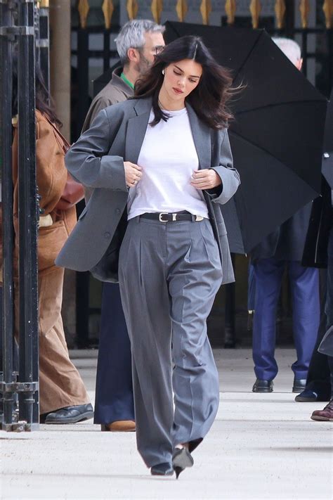 Paris Power Moment Kendall Jenner In Grey Suit • Celebmafia