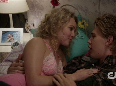Naked Annasophia Robb In The Carrie Diaries