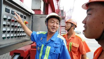 许振超新时代港口工人不服输 延伸阅读