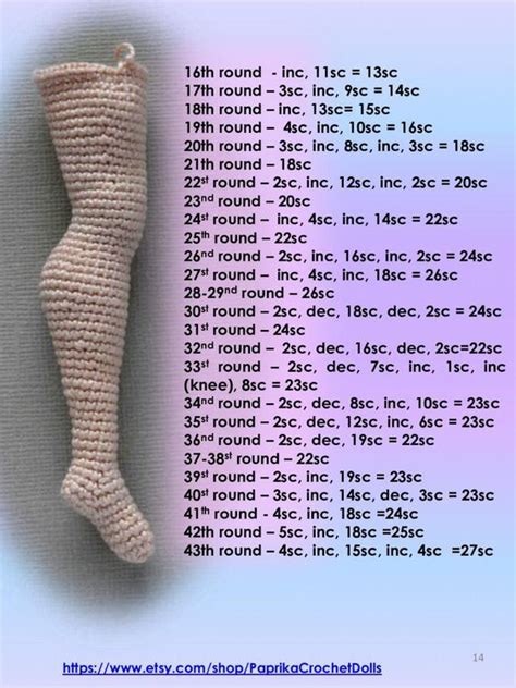 Boneca Roxa Com Padrão De Crochê