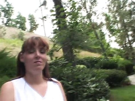 휘파람을 불고 뚱뚱한 치어리더 코치를 쟁기질하는 남자 Xhamster