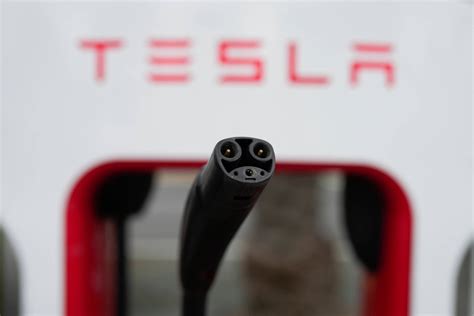 Second Largest Us Electric Vehicle Fast Charging Network To Add Tesla