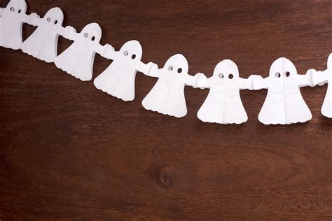 Image Of Chain Of Ghosts Creepyhalloweenimages