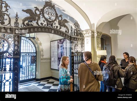 Museo Evita Peron Museum Stockfotos Und Bilder Kaufen Alamy