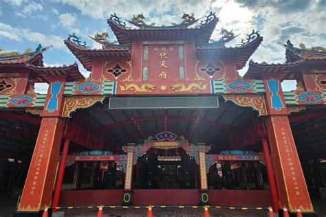 南鯤鯓代天府210年初一抽國運籤 廟方強調與民生經濟有關、不渉政治 蕃新聞