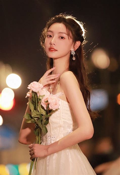 胶片夜景人像，我们一起去轧马路吧人像颇可网人像写真美女性感街拍spc大赛人物组时尚摄影