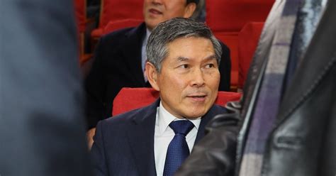 강한 국방 세미나 참석한 정경두 국방장관