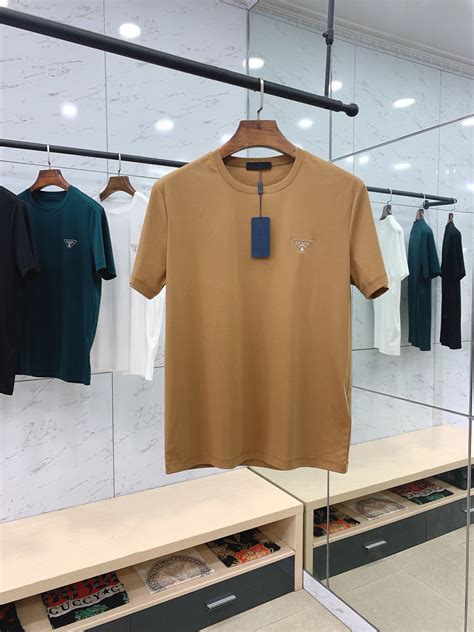 Футболка мужская Prada купить за 4635 грн в магазине UKRFashion. Товары ...