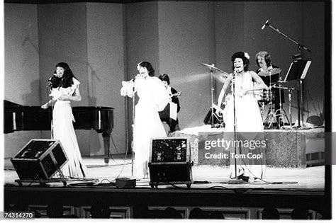 Pointer Sisters 1980 Photos And Premium High Res Pictures Getty Images