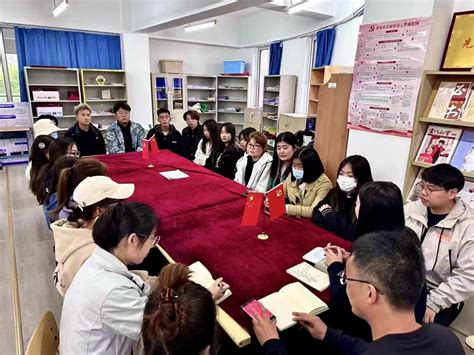 倾听心声提质量，携手并进向未来——外语学院组织召开学生座谈会 青岛工学院