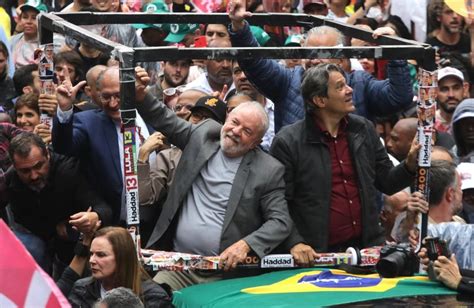 Artistas Vão Votar Em Massa Com Camisa Da Seleção Com “lula 13