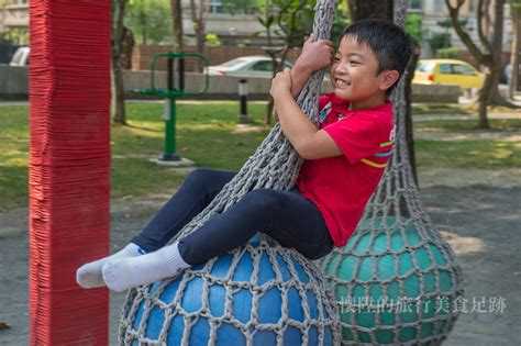 【台南親子公園】市區少見大型攀爬網設施，孩子的天堂：立德公園 懷陞足跡 從台南出發