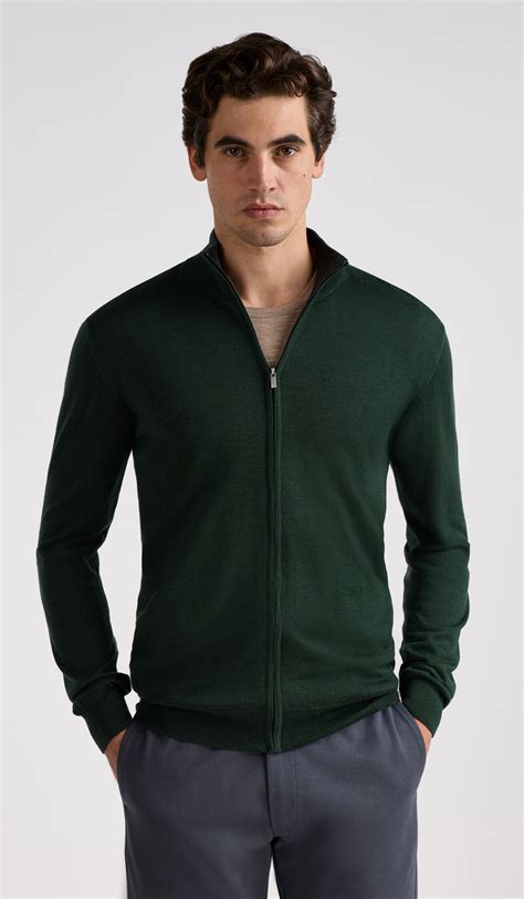 Pullover mit Hemd das ideale Outfit für Männer Girav Girav