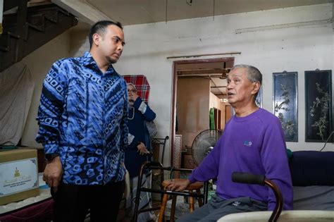 Pm Anwar Extends Aid To 80s Artist Isma Aliff On The Mend From Stroke Malay Mail