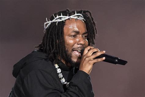 Kendrick Lamar Performing