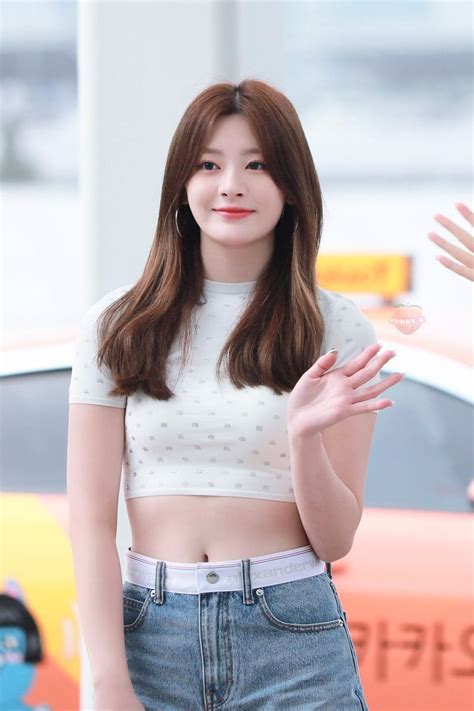 ً On Twitter She Looks So Good