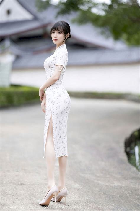 秀人xiuren No6346 模特林星阑 短款旗袍原色丝袜海南旅拍 美图131