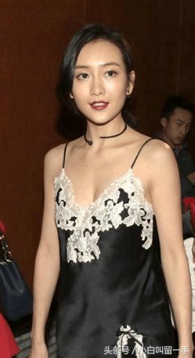 王鷗穿黑色睡衣出席，不是一般的小，網友：這裡亮了！ 每日頭條