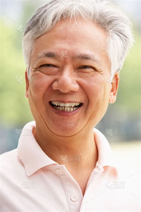 中国 注视镜头 男人 老年人 头和肩膀 老年男人 仅一个老年男人 仅男人 肖像 一个人素材 花瓣网