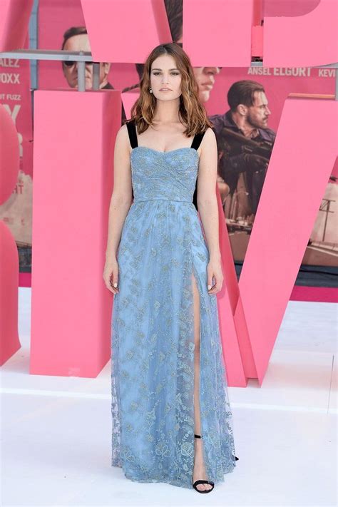 Lily James Stuns In Burberry At The Baby Driver Premiere Fashion Dresses Oscar Dresses