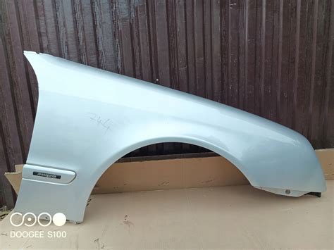 MERCEDES CLK W208 BŁOTNIK PRZEDNI Prawy LIFT Srebrny 744 BEZ RDZY W08