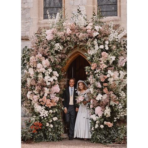 Princess Beatrice Marries Edoardo Mapelli Mozzi In Private Ceremony
