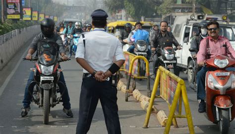 Indias Moonwalking Traffic Cop Turns Heads