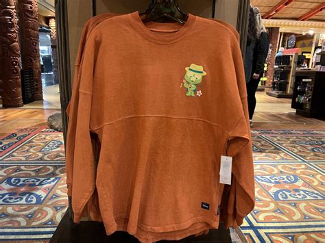 New Olu Mel Spirit Jersey And Beach Towel At Disneys Polynesian