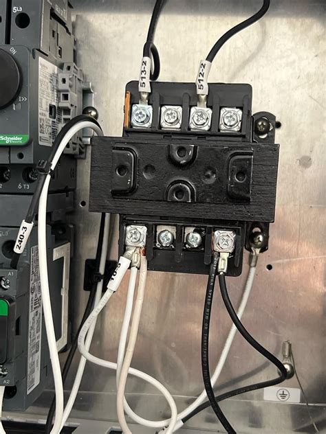 How Should This Transformer Be Configured If The Incoming Voltage Is 230v R Electricalengineering