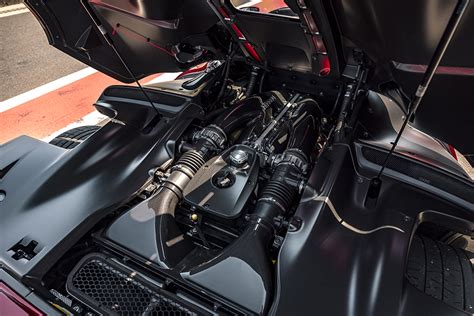 フェラーリ史上最強のv12気筒「デイトナsp3」に試乗。これほど感動したクルマはない！ Kuru Kura（くるくら）