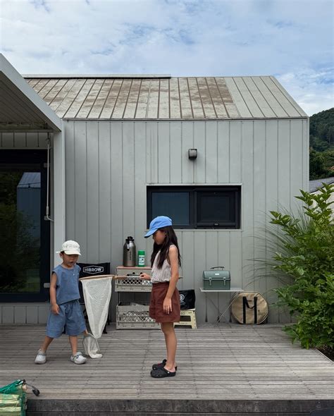 성서현𓍯 다정한 어른 ⠀ ⠀아기때 선물받아 짧아진 니 옷도 ⠀온 얼굴로 우는 니 얼굴도 ⠀너무너무 귀여운 이 밤ෆ ⠀ ⠀ ⠀ ⠀ 나의은재 ⠀ 생후