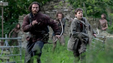 28 Years Later Cast Confirm Running From Naked Zombies Requires No