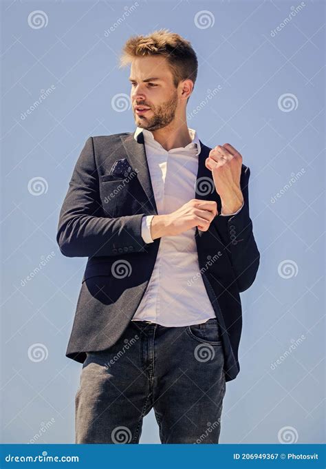 Moda Masculina Estilo Formal Empresario De Confianza Y Atractivo