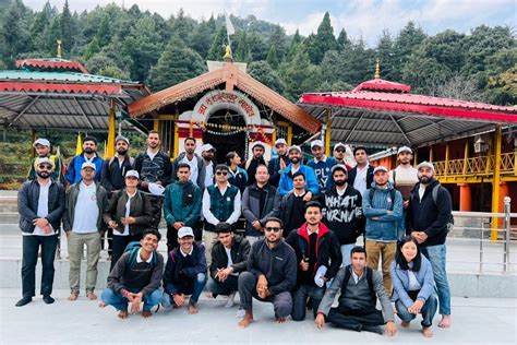टूरिस्ट गाइड की बारीकियां सीख पर्यटन में भविष्य संवार रहे युवा