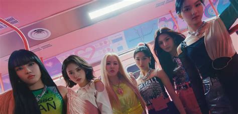 STAYC révèle un nouveau teaser MV pour RUN U K GEN